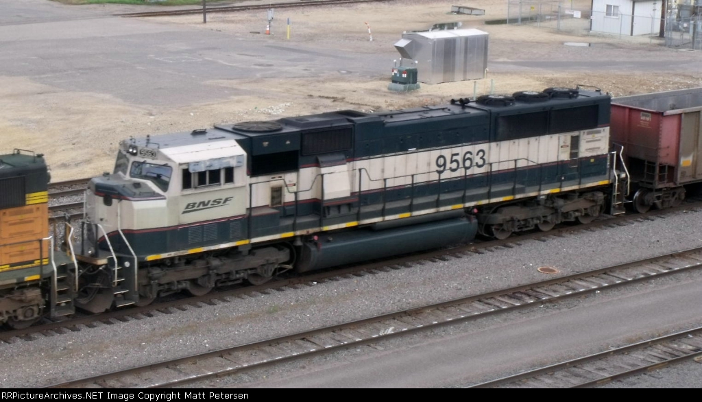 BNSF 9563